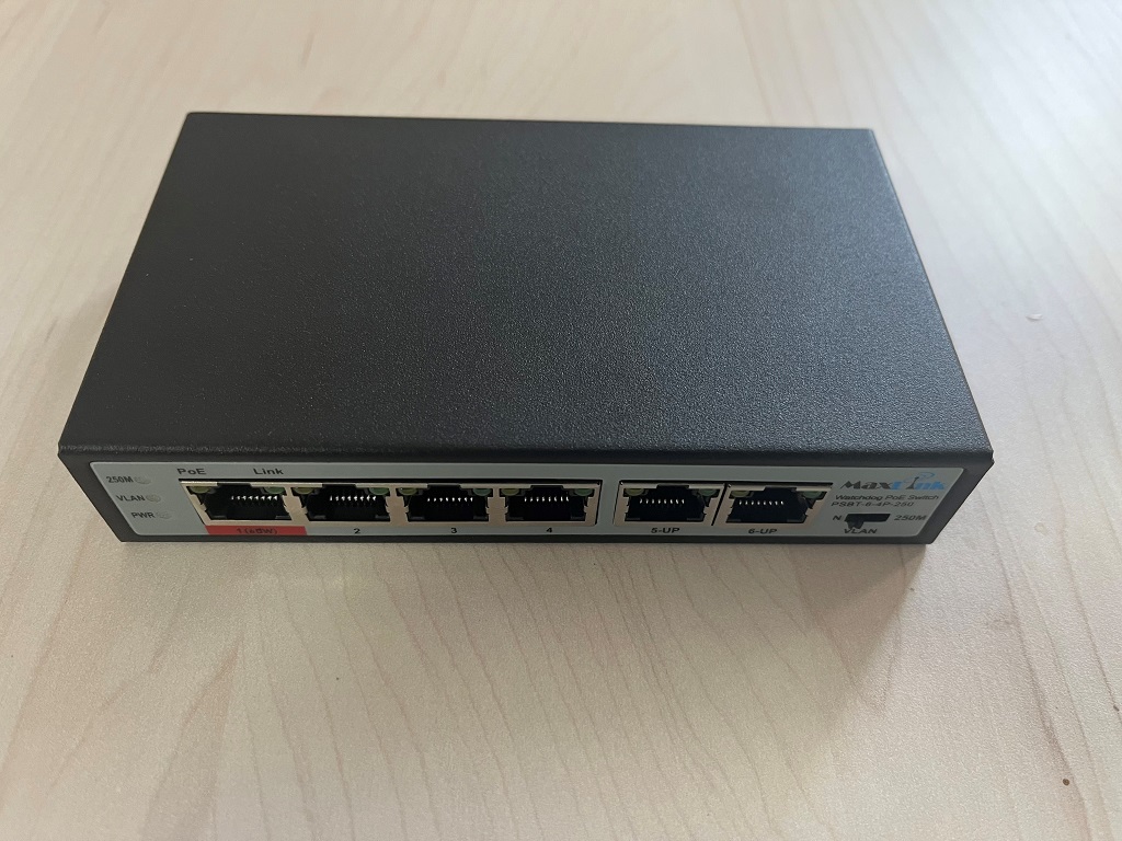 MaxLink PoE switch PSBT-6-4P-250, 6x LAN/4x PoE 250m, 802.3af/at/bt ...