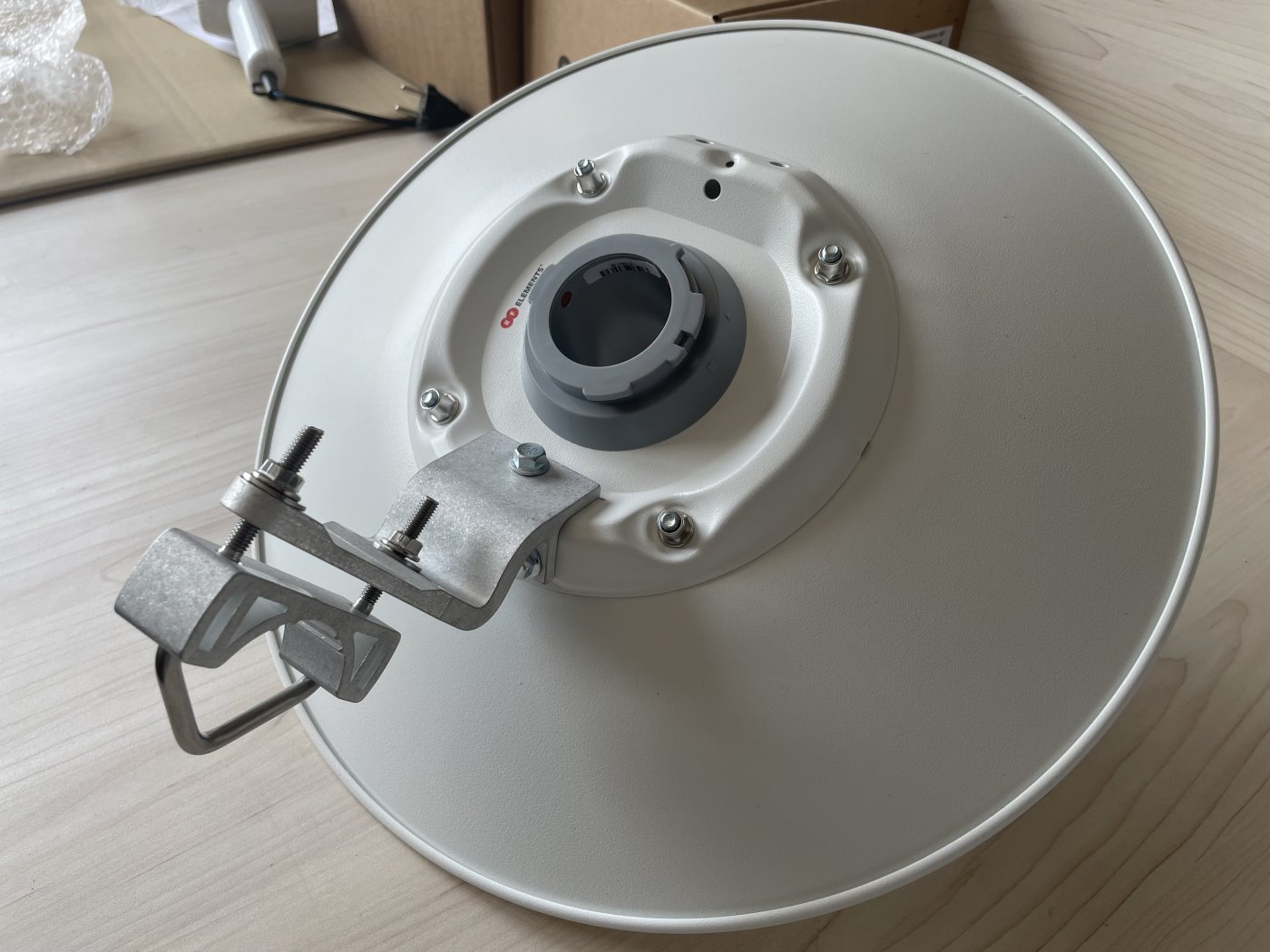 RF elements StarterDish STD-24-UM Directional parabolic dish antenna ...